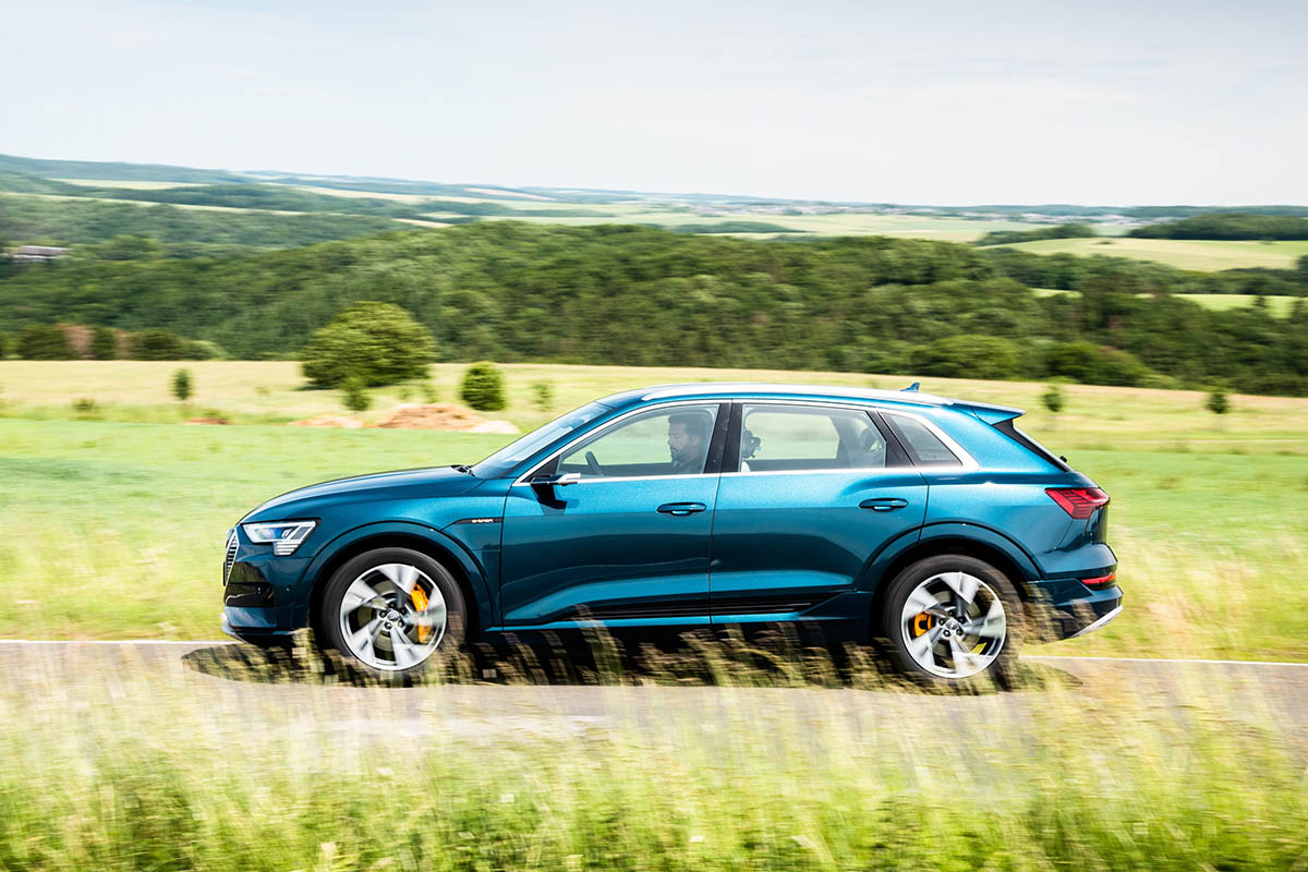 StriveME - اودي e-tron تزور 10 دول في 24 ساعة!